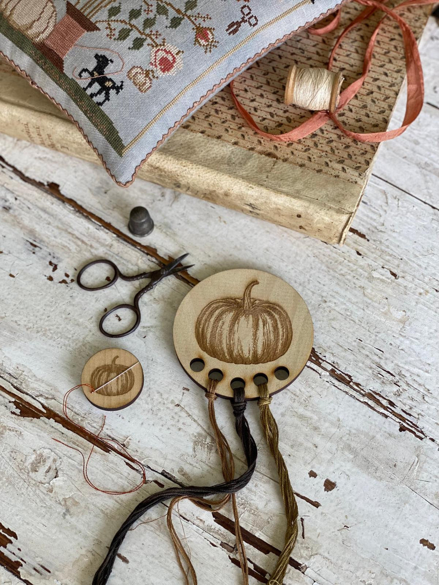 Stacy Nash Pumpkin Needleminder – Needle and Flax